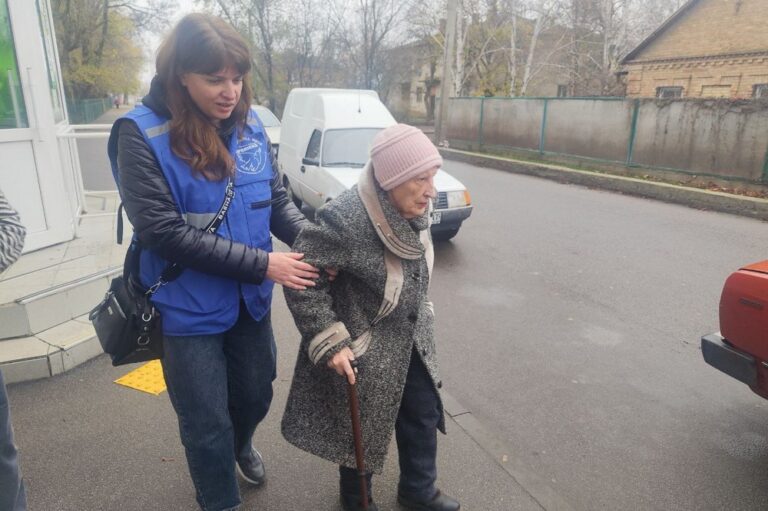 Памʼятає голод і страх Другої світової, а сьогодні живе під звуки ...