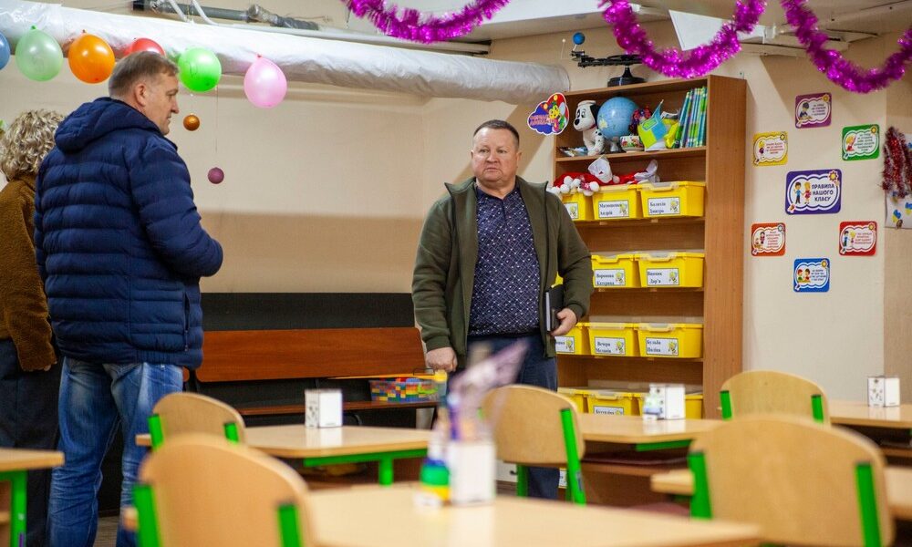 Начальник Нікопольської РВА відвідав пункти незламності у двох громадах ...