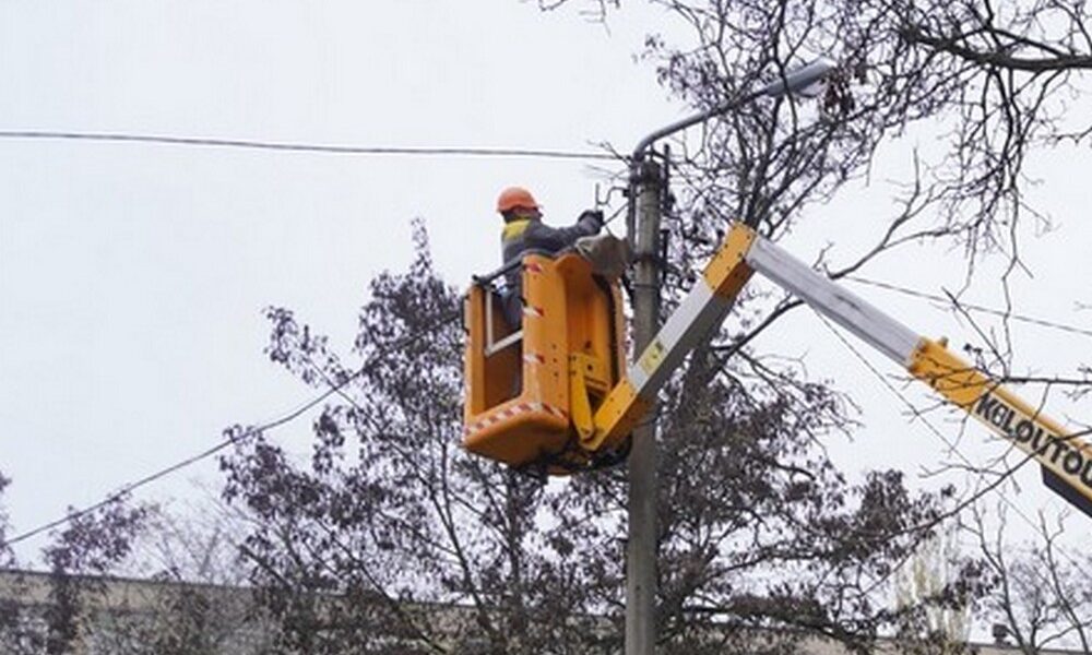 Чому інколи вдень можна побачити ввімкнене вуличне освітлення у ...