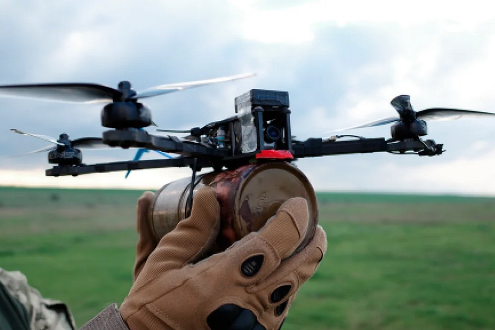 Як убезпечити себе від FPV-дронів: у РВА надали поради жителям ...